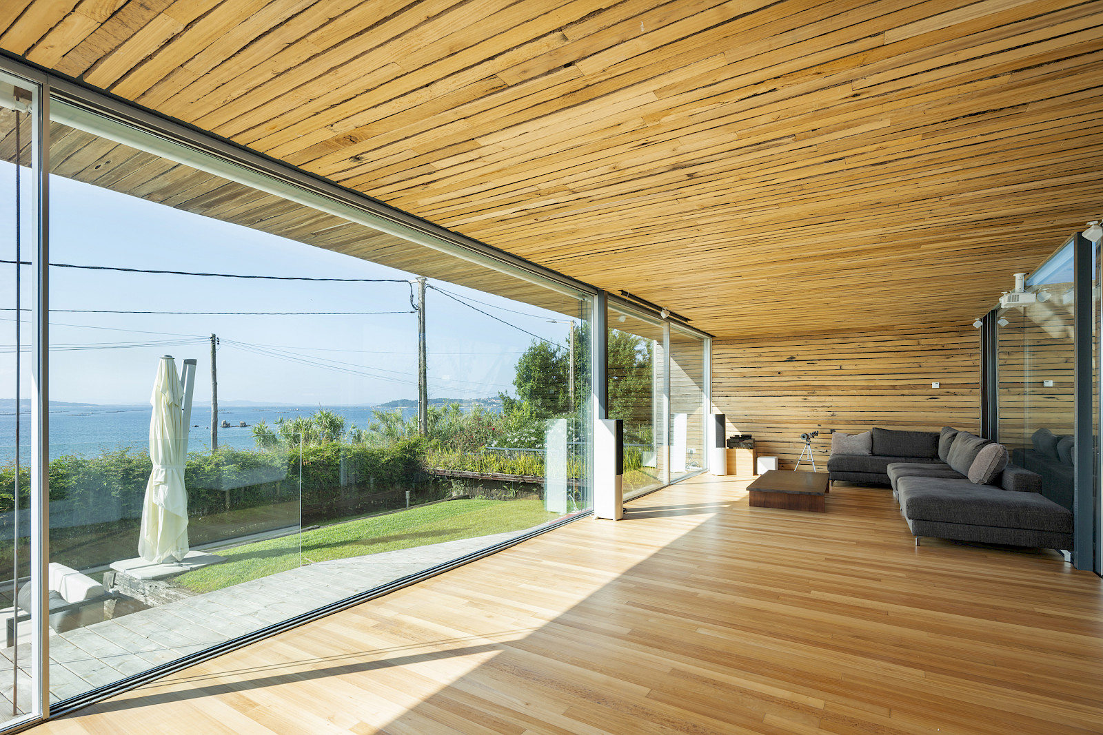 Dezanove House by inaki leite design